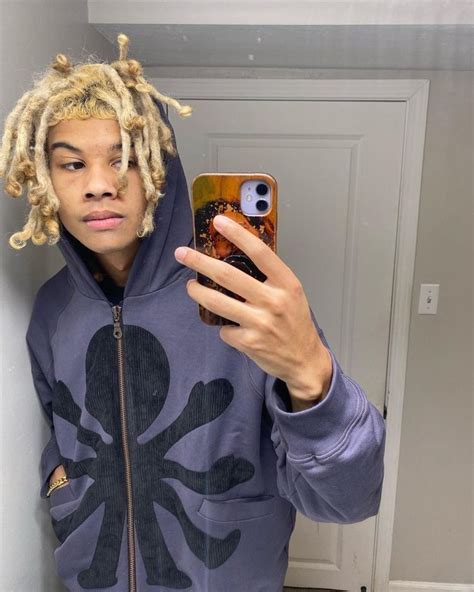 𝔭𝔯𝔢𝔱𝔱𝔶𝔟𝔩𝔲𝔫𝔱𝔷 Cute dreads Dreads styles Celebrity wallpapers