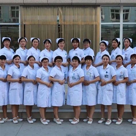 医患故事丨我们用陪伴和关爱 诠释对患者的爱老人病人因为