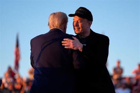 马斯克首次为特朗普站台，头戴“maga”帽，发表演讲拉选票 马斯克 特朗普 环球网 新浪新闻