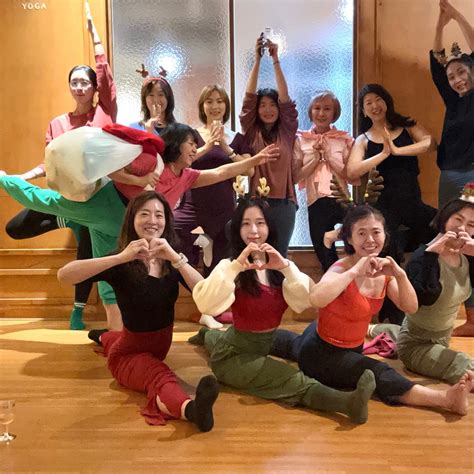 아메리카요가 발산점 25년 1월부터 월수금 Pm 730 840 950 수업을 이끌어 주실 오로아 강사님을 소개 합니다🥰 요가 강사 오로아입니다 요가는