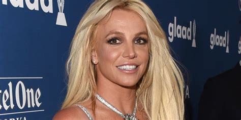 Britney Spears Toma El Sol En Bikini Mientras Hace Un Balance De Su