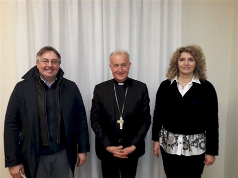 Škof Anton Jamnik Obiskal Slovensko Skupnost V Italiji Katoliška Cerkev