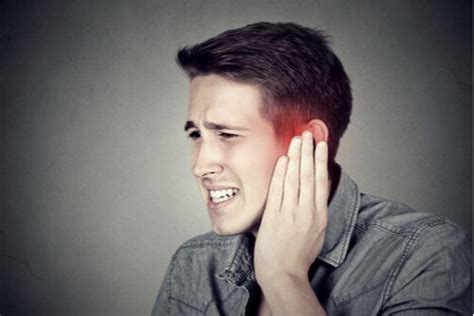 10 Symptoms Of An Ear Infection Page 2 Of 11