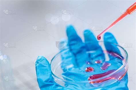 实验室生化分析和化学分析。