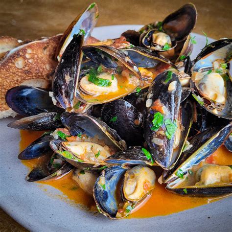 Steamed Mussels With Garlic Tomato And Calabrian Chili Pepper Ian