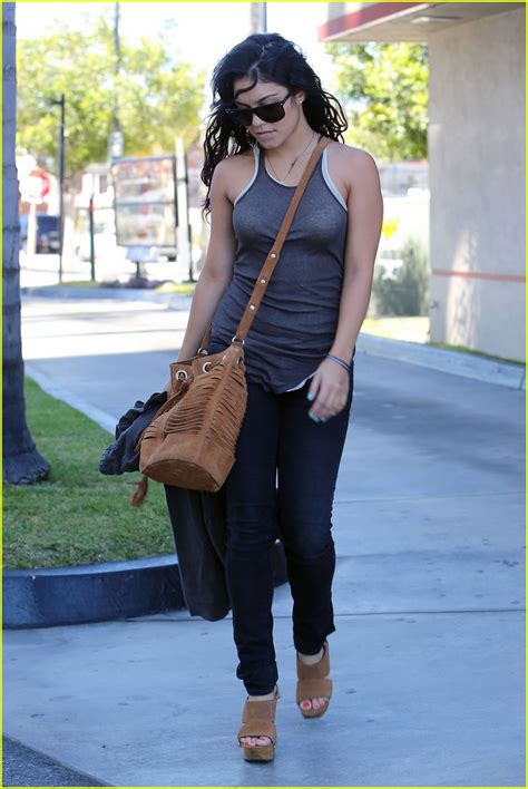 Full Sized Photo Of Hudgens Sunglasses 01 Vanessa Hudgens Teen