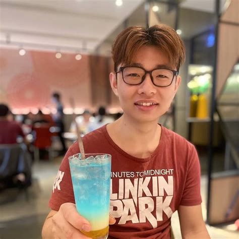 梁風吹 Liang 9205 • Threads Say More