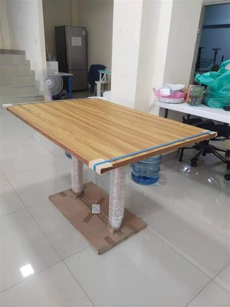 โต๊ะขนาด 80×120 ซม สูง 74 5 ซม ขาโต๊ะสแตนเลสสีทอง เสาคู่ แผ่นท็อป Hmr
