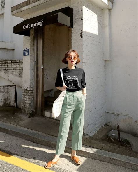 แฟชั่นหน้าร้อน แฟชั่นหน้าฝน ของสาวไทยสไตล์เกาหลี Korean Street Fashion Fashion Clothes Women