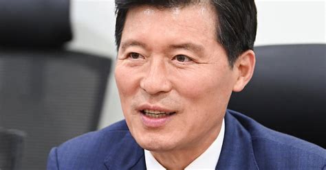 구미육상경기선수권대회 간담회서 인사말하는 구자근 의원