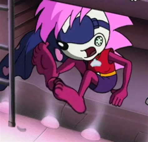 Sonia The Hedgehog Big Feet 5 By Katitatiwa On Deviantart
