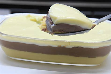 Sobremesa gelada fácil e deliciosa feita 3 cremes de dar água na boca