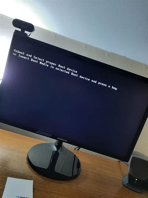tried setting up my new ssd as the boot priority and this happened i