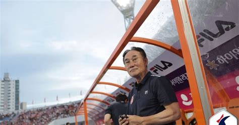 Stand현장 어쩌다 강등 싸움 김학범 감독 제주 전북 비슷한 상황쉽게 물러서지 않아