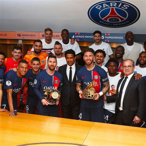 Psg বিদায়বেলায় মেসি ব়্যামোসকে বিশেষ স্মারক দিয়ে ফেয়ারওয়েল
