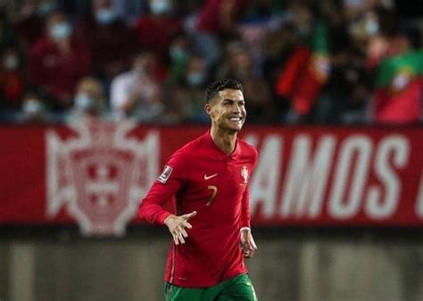 ثلاثية رونالدو تقود البرتغال لفوز كبير على لوكسمبورغ
