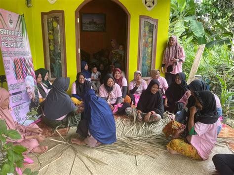 Gandeng UMKM Lokal Srikandi Ganjar Gelar Pelatihan Cara Membuat Tikar