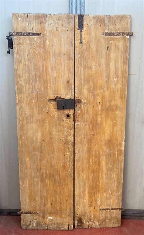Porta Con Tracce Di Laccatura Antiquariato Su Anticoantico