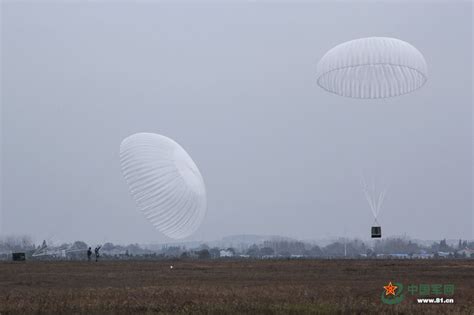 空降女兵：仰望天空，那里也有我的身影 新闻中心中国网