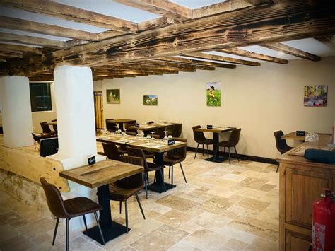 la ferme bertrand Hébergement restauration rapide