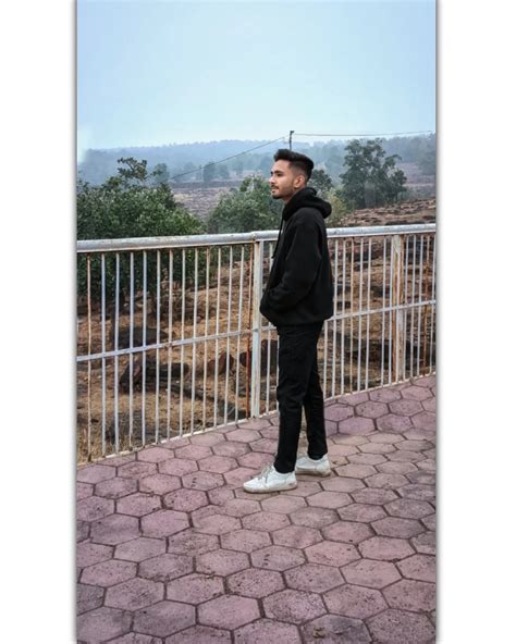 ਰਾਜ ਵਿਰਵਕਾਰਮਾ 🕊️💙 Rajvishwakarmax • Instagram Photos And Videos