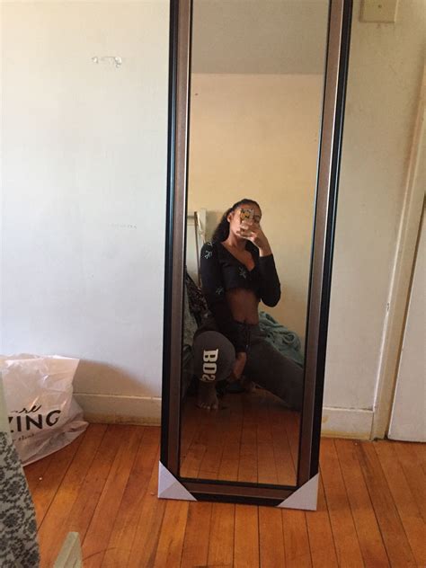 Pin By Anaya On Anaya Galvao Mirror Selfie Anaya Selfie
