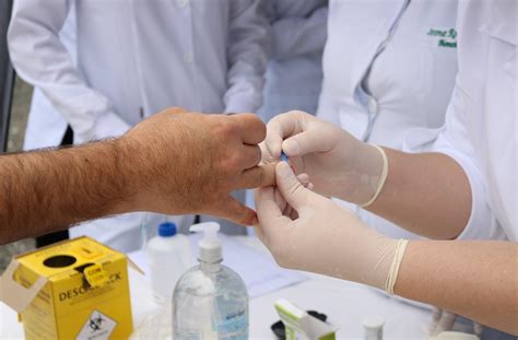 Dezembro Vermelho Unidades de Saúde oferecem testes rápidos para HIV e