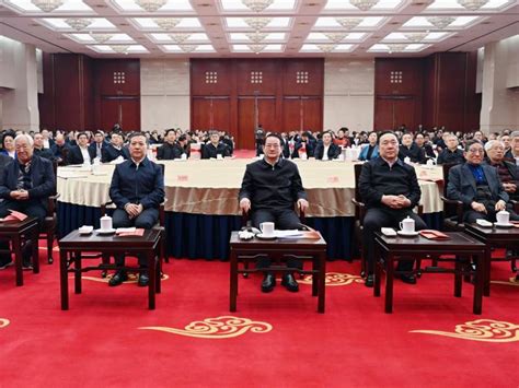 我省举行各界人士新年茶话会 易炼红致辞 王浩出席 廉毅敏主持
