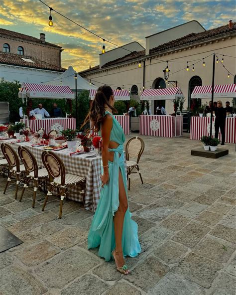 Hande Erçel Fan Club Added A New Photo Hande Erçel Fan Club