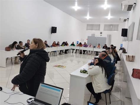 Educação de Itararé SP promove capacitação para revisão do Projeto