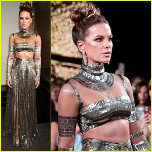 Kate Beckinsale Hits The Runway During Naeem Khans 2022 New York