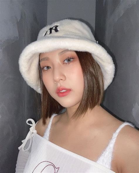 Clc Seung Yeon On Instagram Arianagrande Positions Dextercarrchoreography Clc