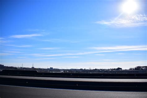 新見沼大橋有料道路広い空と見沼田んぼ一望でリフレッシュランニングサイクリングドライブにさいたま国際マラソンのコースでも有名