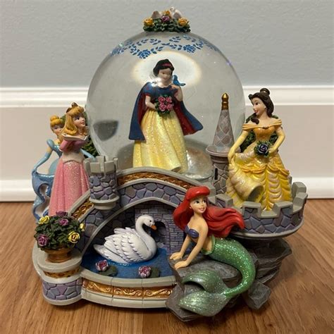 Disney Accents Disney Princesses Snowglobe Snow White Ariel Belle