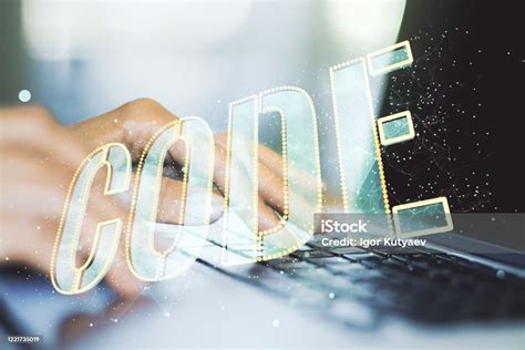 배경 국제 소프트웨어 개발 개념에 노트북에 입력 하는 창조적 인 코드 단어 기호 및 손 다중 노출 고리 사슬에 대한 스톡 사진 및 기타 이미지 Istock