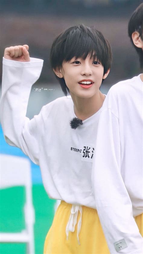 Ghim Của 🐑 Trên Zhang Zeyu 张泽禹 Cáp Nhĩ Tân