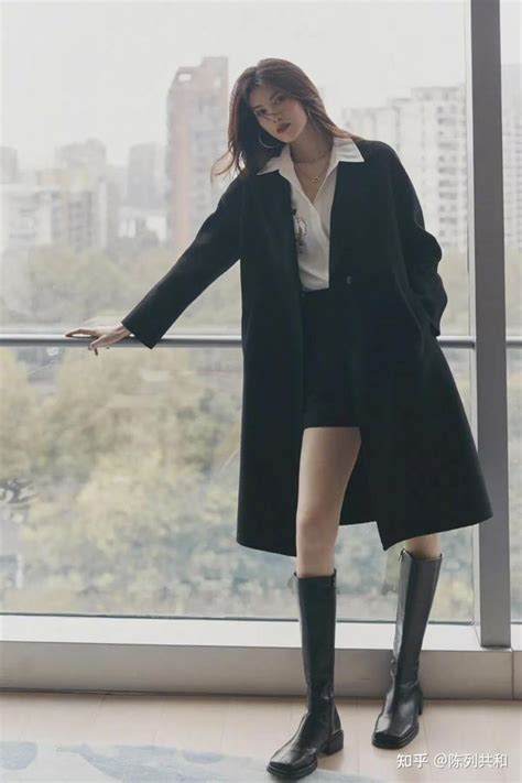 冬天穿 裙子靴子”时髦到炸街，美到2023年！ 知乎