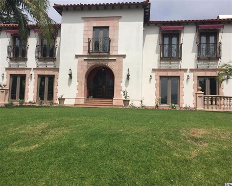1539 Princess Drive Glendale Ca 91207 Compass