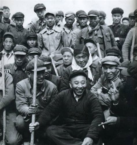1949年，毛主席为何首选王震坐镇新疆？事后才知毛主席的良苦用心 搜狐大视野 搜狐新闻