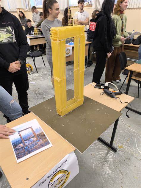 Макети от спагети ПРОФЕСИОНАЛНА ГИМНАЗИЯ ПО АРХИТЕКТУРА СТРОИТЕЛСТВО И ГЕОДЕЗИЯ АРХ КАМЕН