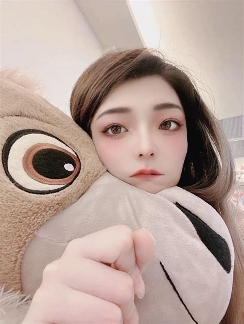 克莉絲汀kristin 這幾天不管是吃東西還是喝水 甚至是上床躺著都覺得不舒服 沒想到只是吃完藥沒喝多一點水