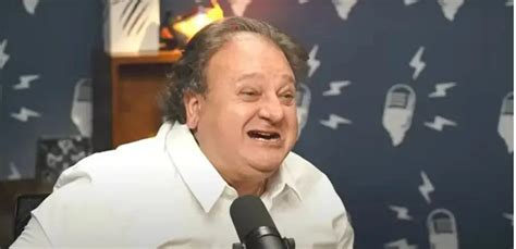 Em entrevista Érick Jacquin revela que não escova os dentes e não toma
