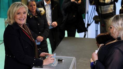 Proyección electoral fracasa la ultraderecha en Francia y no gana