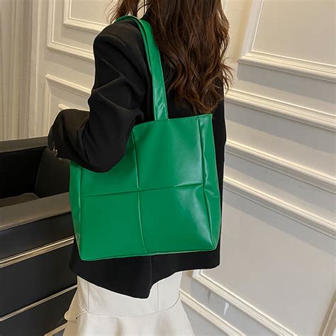 Badu Bg Модна дамска чанта през рамо Pu кожена подплатена ръчна чанта Ежедневна едноцветна