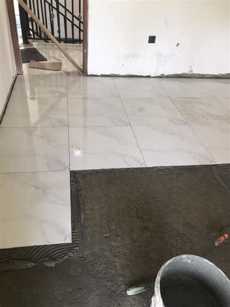 සයුර ටයිල්