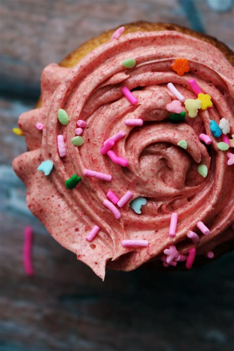 Buttery Vanilla Cupcakes With Raspberry Buttercream Joanne Eats Well