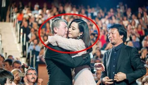 馮小剛聲稱就喜歡躺在范冰冰的懷裡，晨哥你是咋想的 每日頭條