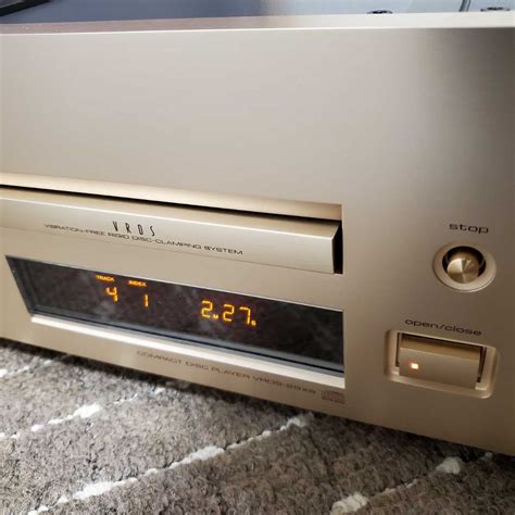 Yahooオークション 即決 希少価値 美品 Teac Vrds 25xs Cdデッキ バ