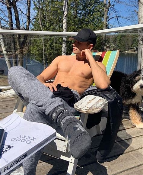 Beautiful Gay Men Feet Spicelasem