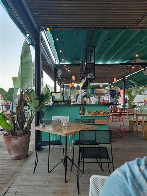 Llll Chiringuito Mokai Beach En La Ciudad Barcelona Asesores 2021